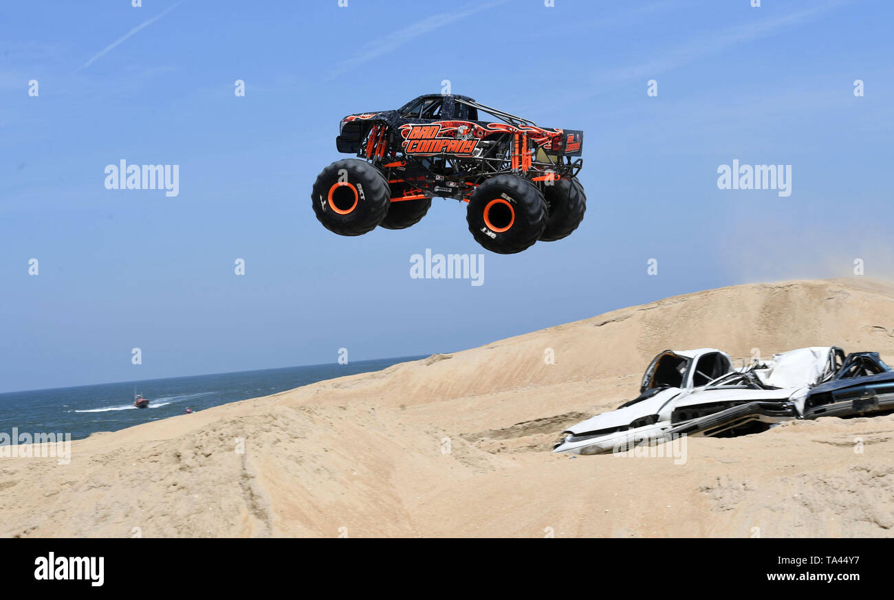 May 18, 2019 - PUNGO OFFROAD MONSTERS ON THE BEACH bring the big trucks ...