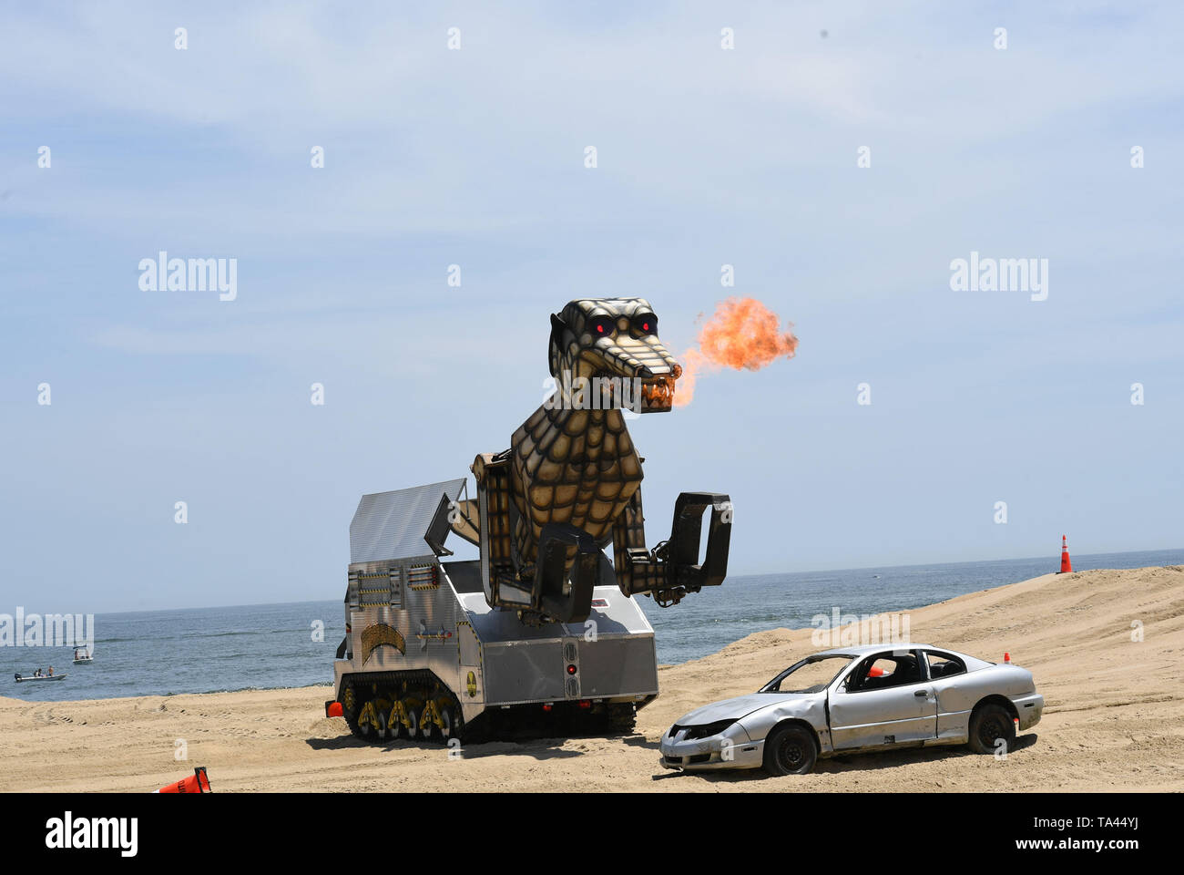 May 18, 2019 - PUNGO OFFROAD MONSTERS ON THE BEACH bring the big trucks ...