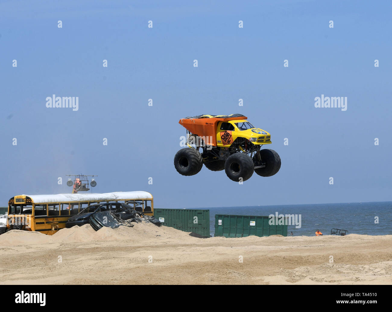 May 18, 2019 - PUNGO OFFROAD MONSTERS ON THE BEACH bring the big trucks ...