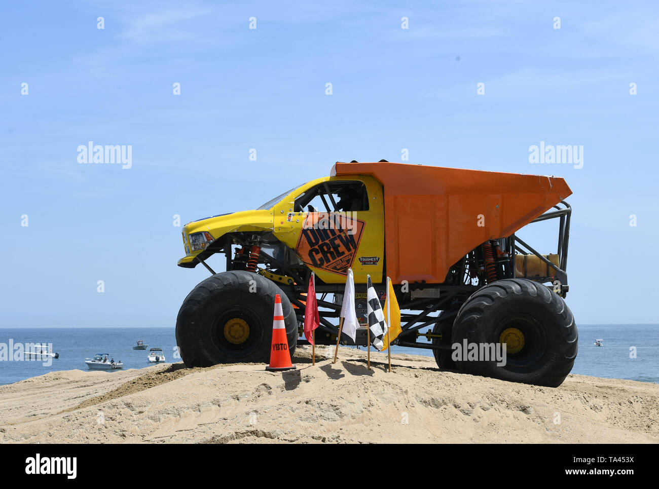 May 18, 2019 - PUNGO OFFROAD MONSTERS ON THE BEACH bring the big trucks ...