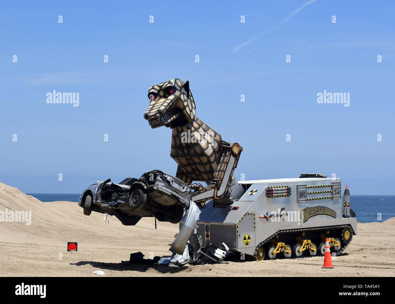 May 18, 2019 - PUNGO OFFROAD MONSTERS ON THE BEACH bring the big trucks ...