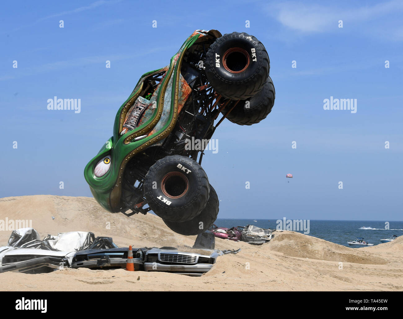 May 18, 2019 - PUNGO OFFROAD MONSTERS ON THE BEACH bring the big trucks ...