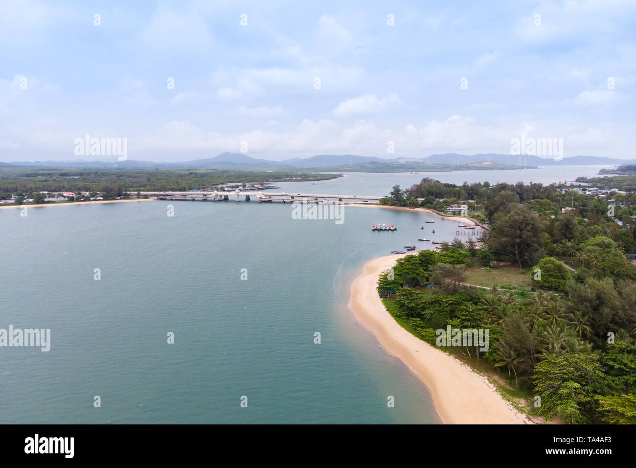 Big waterfall reservoir dam hi-res stock photography and images - Alamy