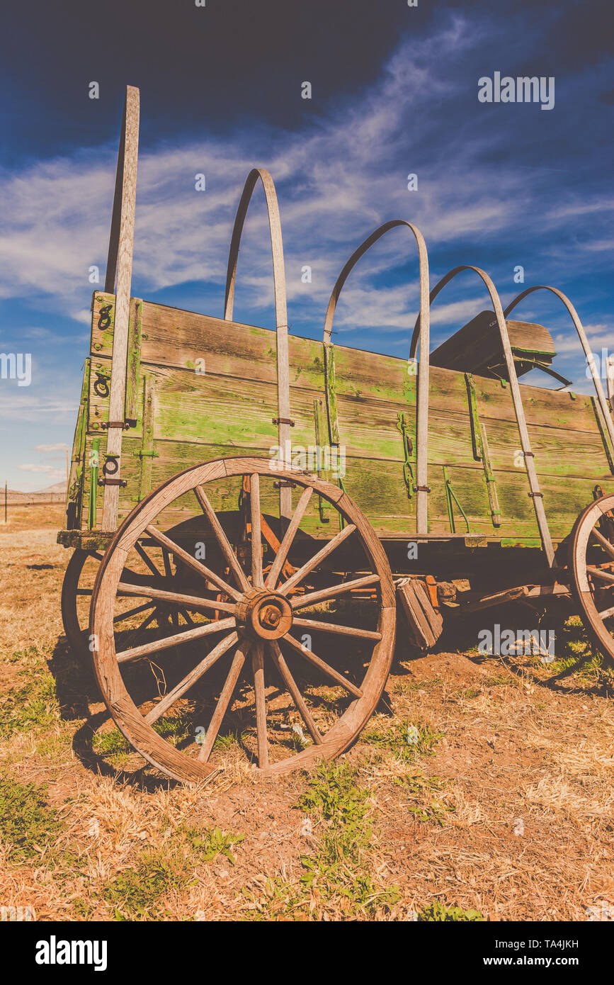 Rustic wooden wagon Stock Photo - Alamy