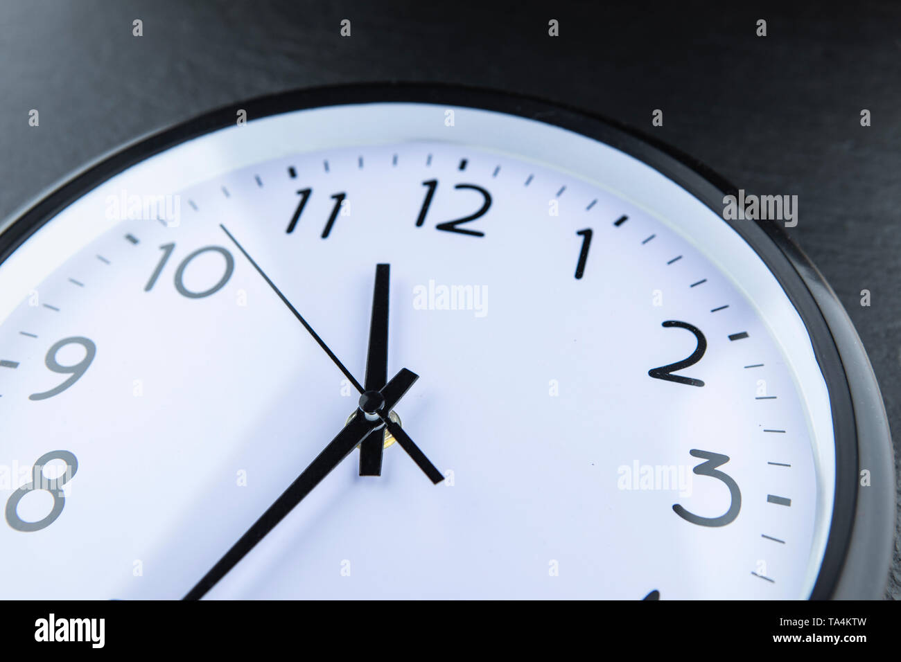 Blank clock face with hour, minute and second hands Stock Photo - Alamy