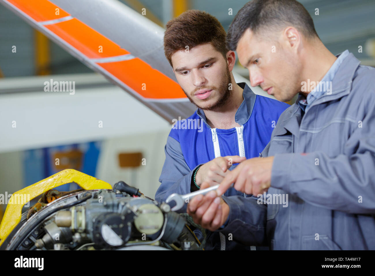 Pilot co pilot working in hi-res stock photography and images - Alamy