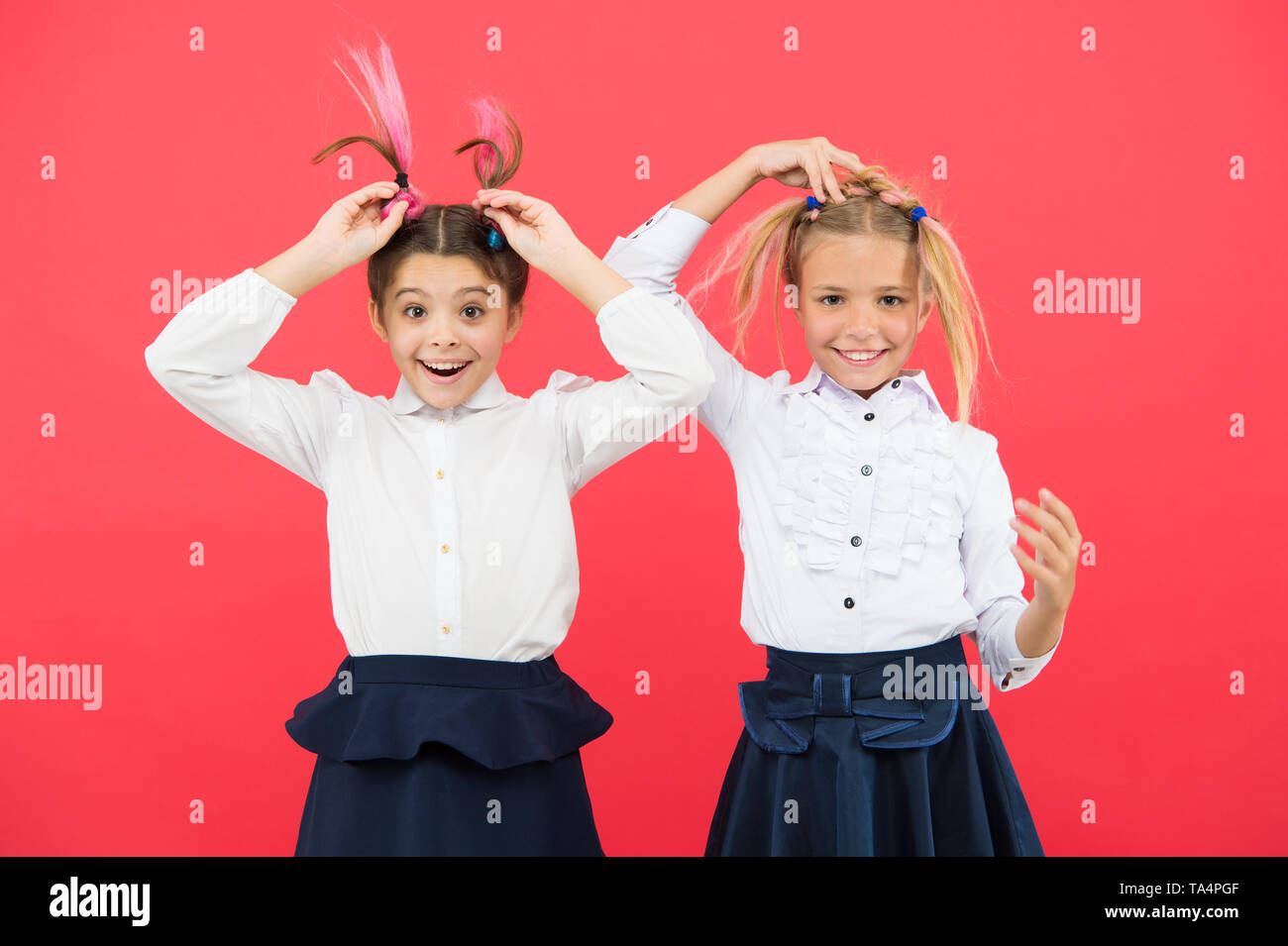 Meet new friends in school. School friendship. Should school be more ...