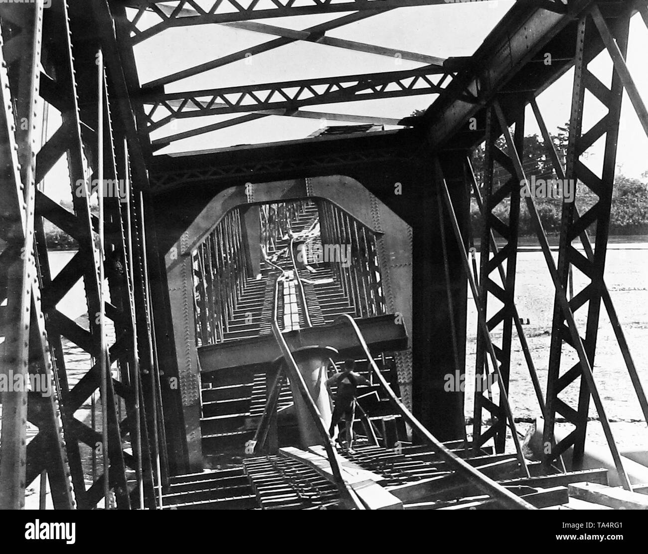 Earthquake bridge hi-res stock photography and images - Alamy