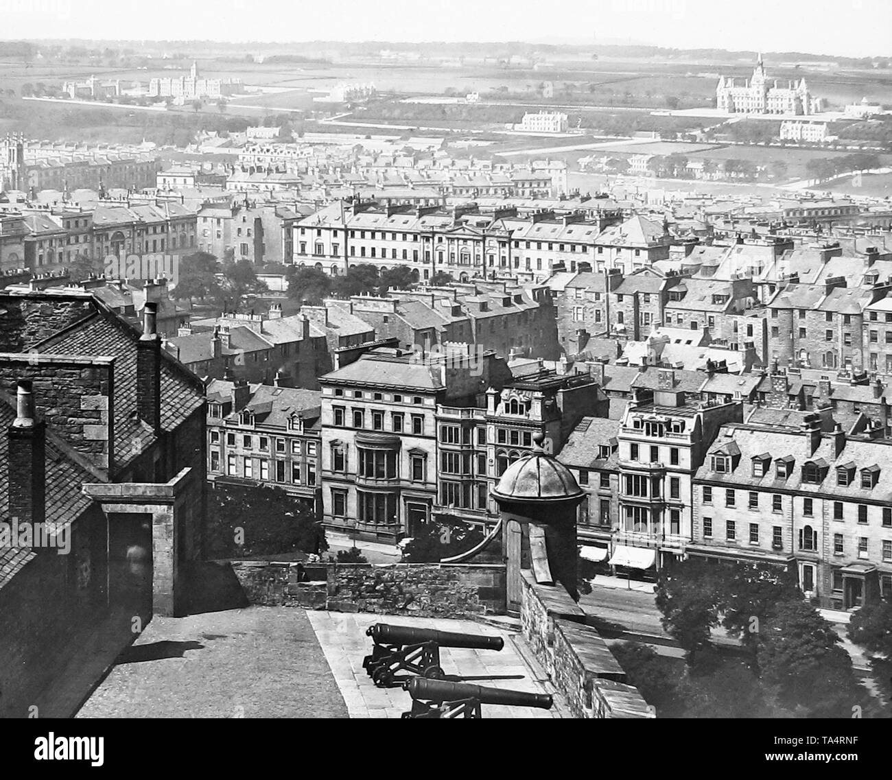 Old edinburgh castle Black and White Stock Photos & Images - Alamy