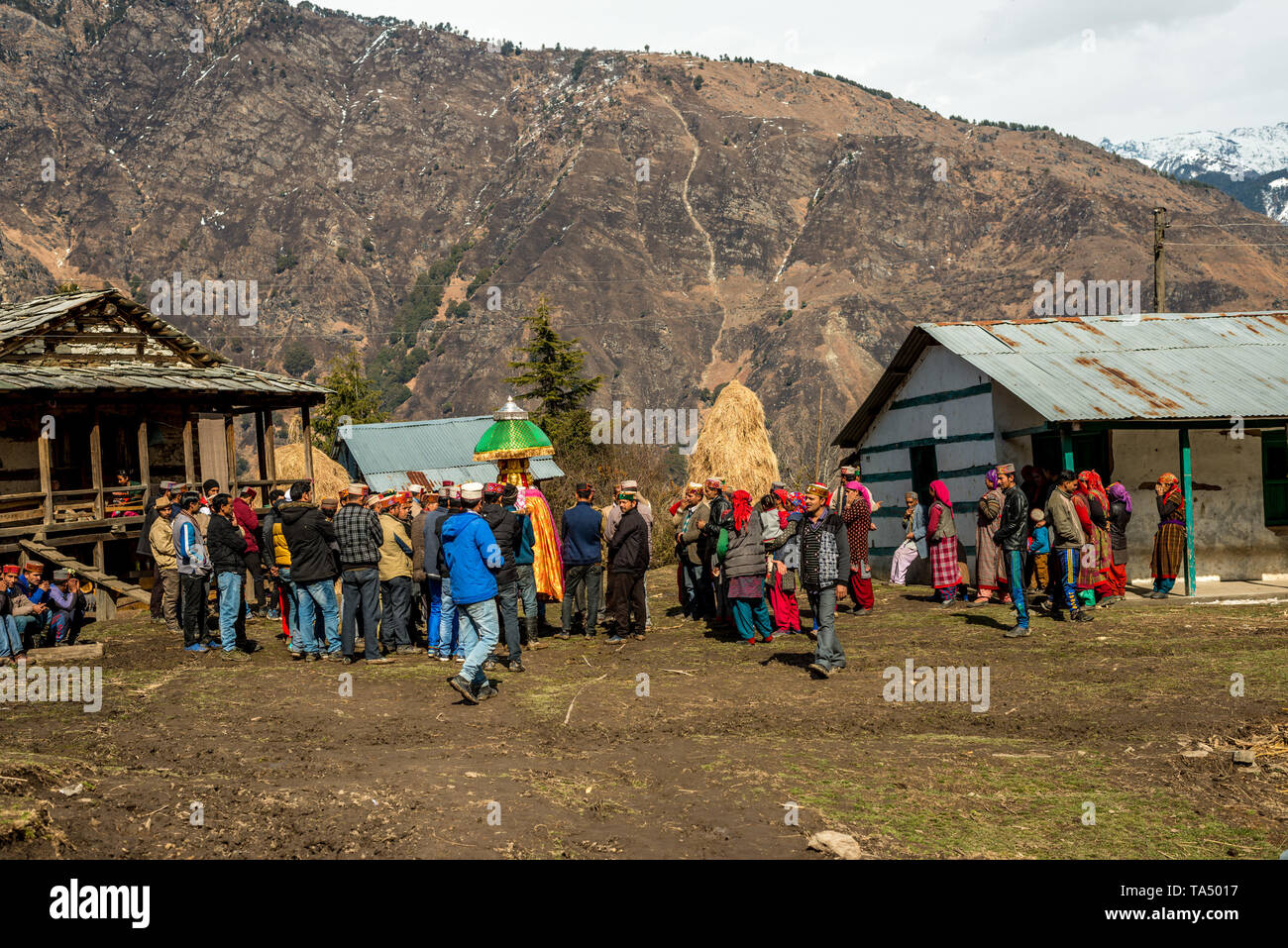 Local people manali himachal pradesh hi-res stock photography and ...