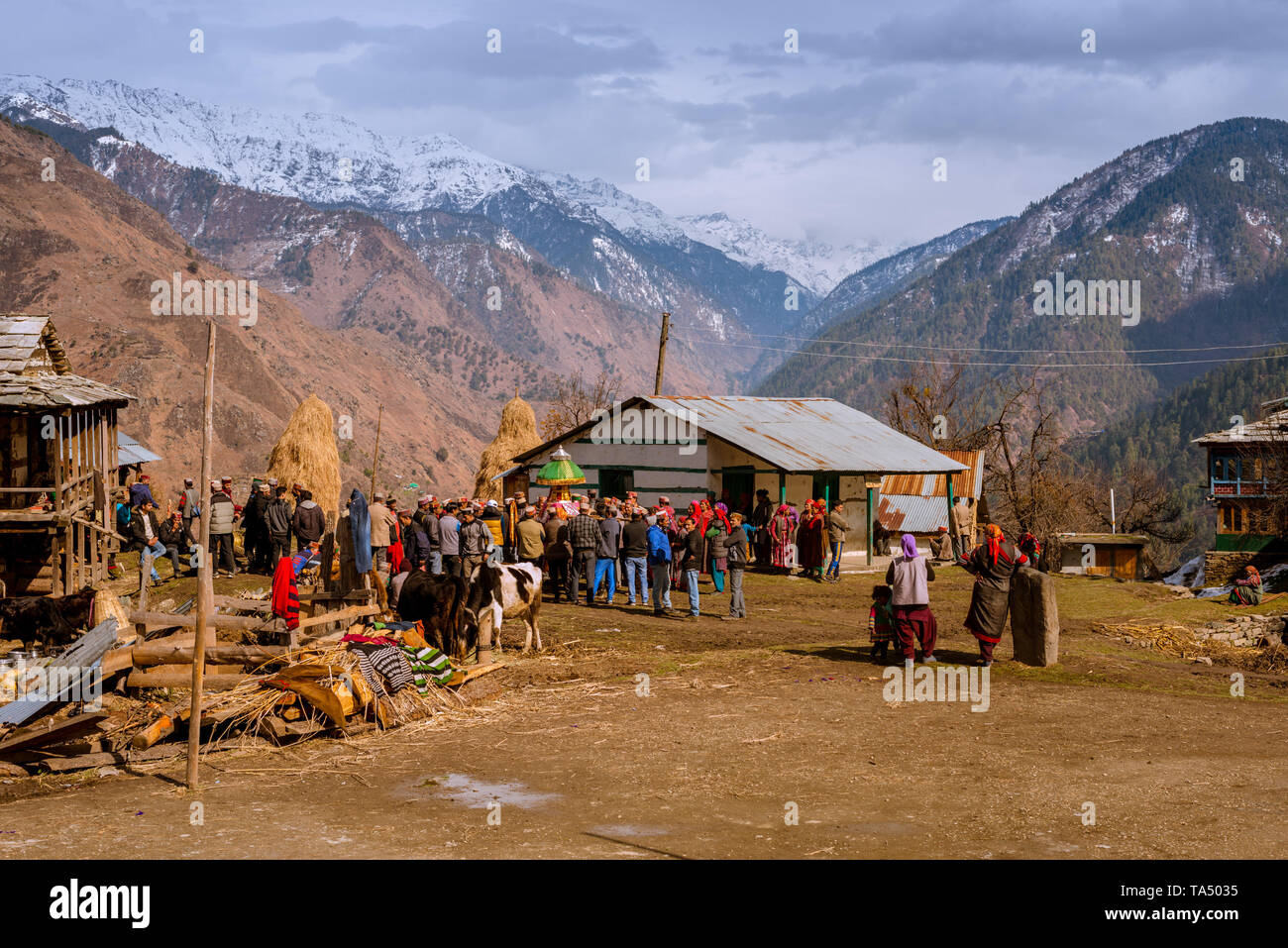Local people manali himachal pradesh hi-res stock photography and ...