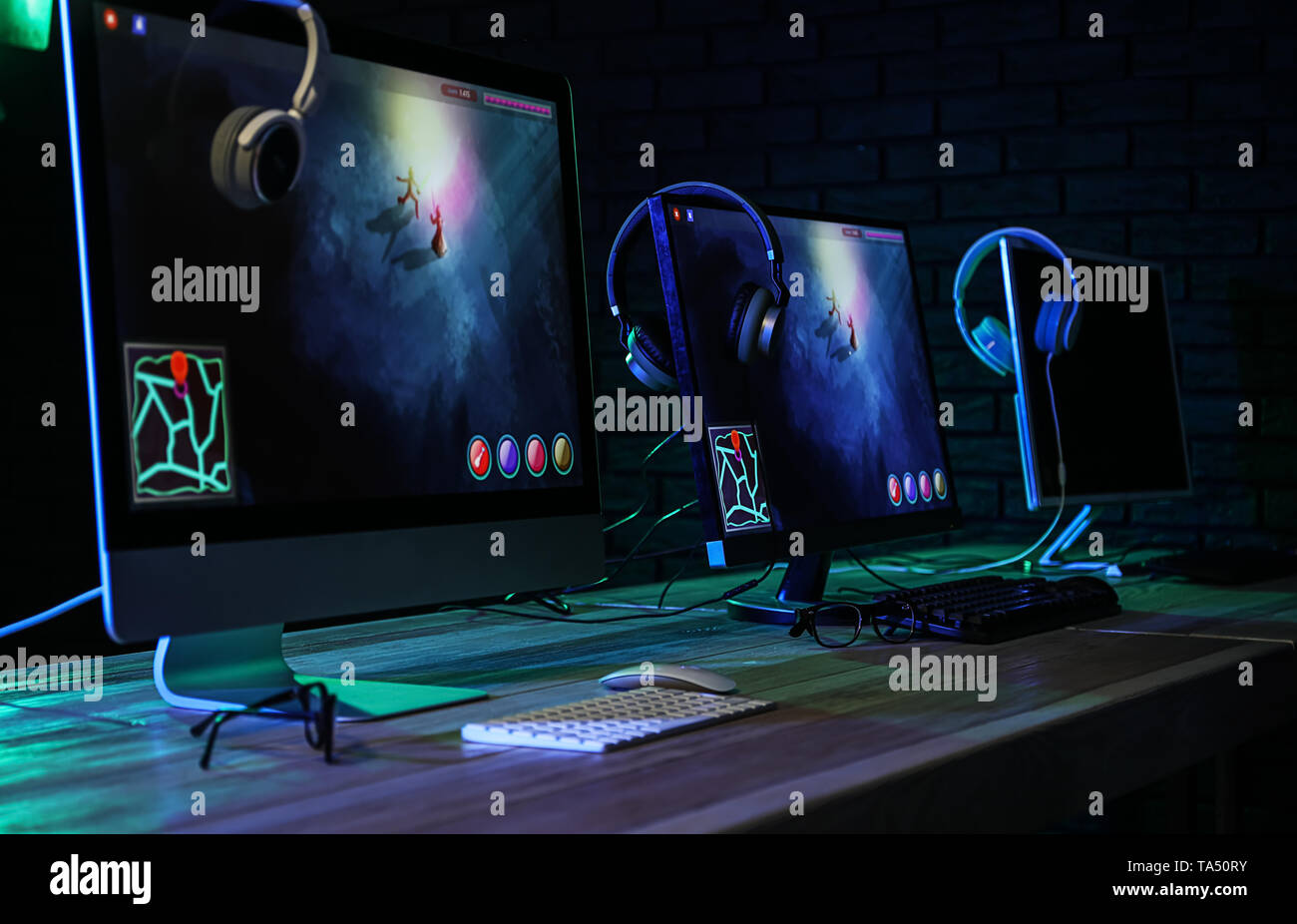 Interior of modern computer club Stock Photo - Alamy