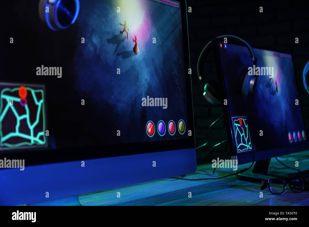 Computers evening hi-res stock photography and images - Alamy