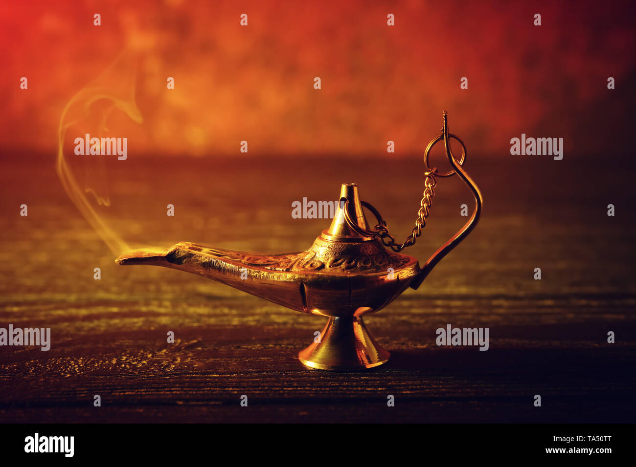 Aladdin lamp hi-res stock photography and images - Alamy