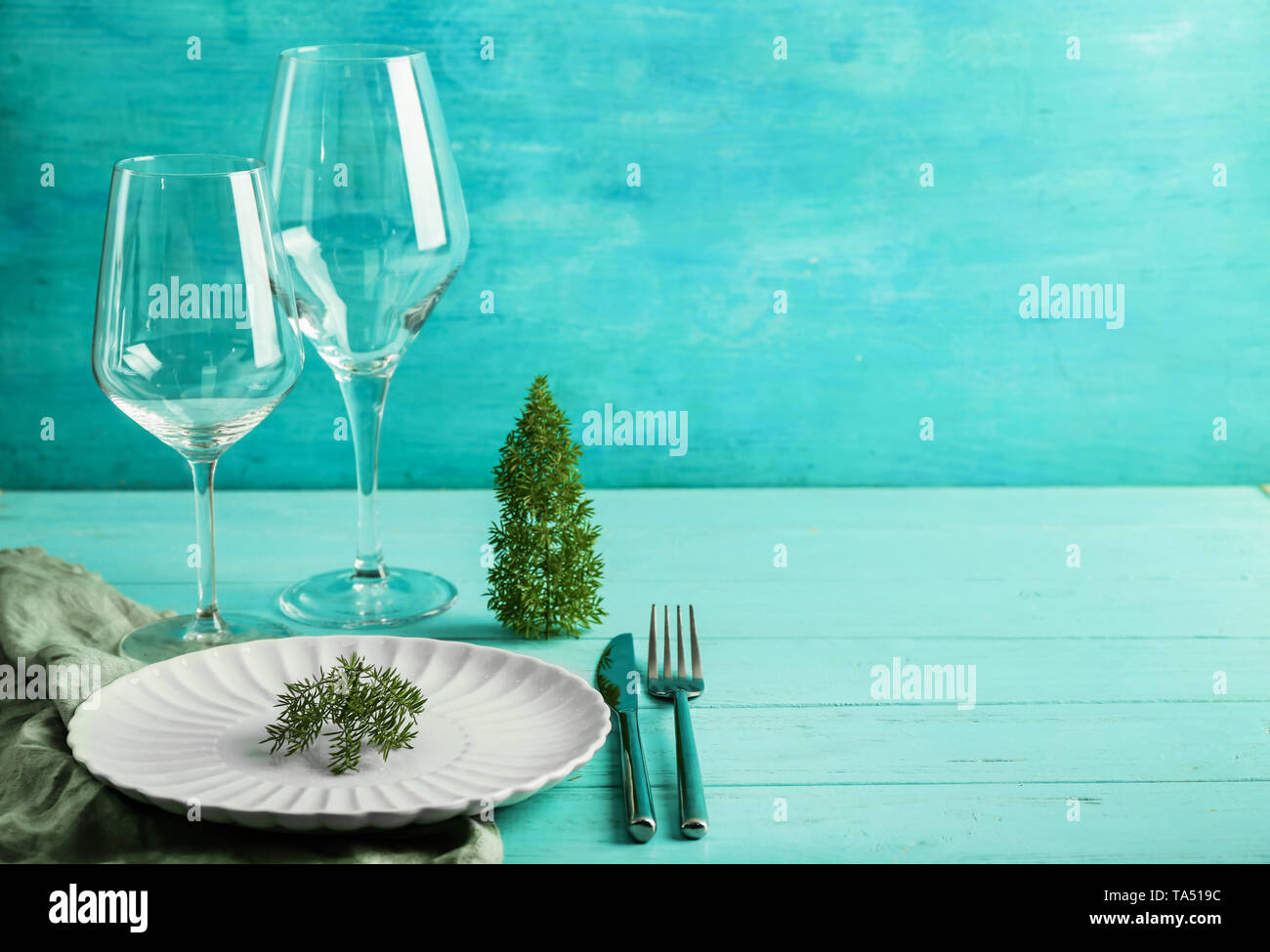 Simple table setting in restaurant Stock Photo - Alamy