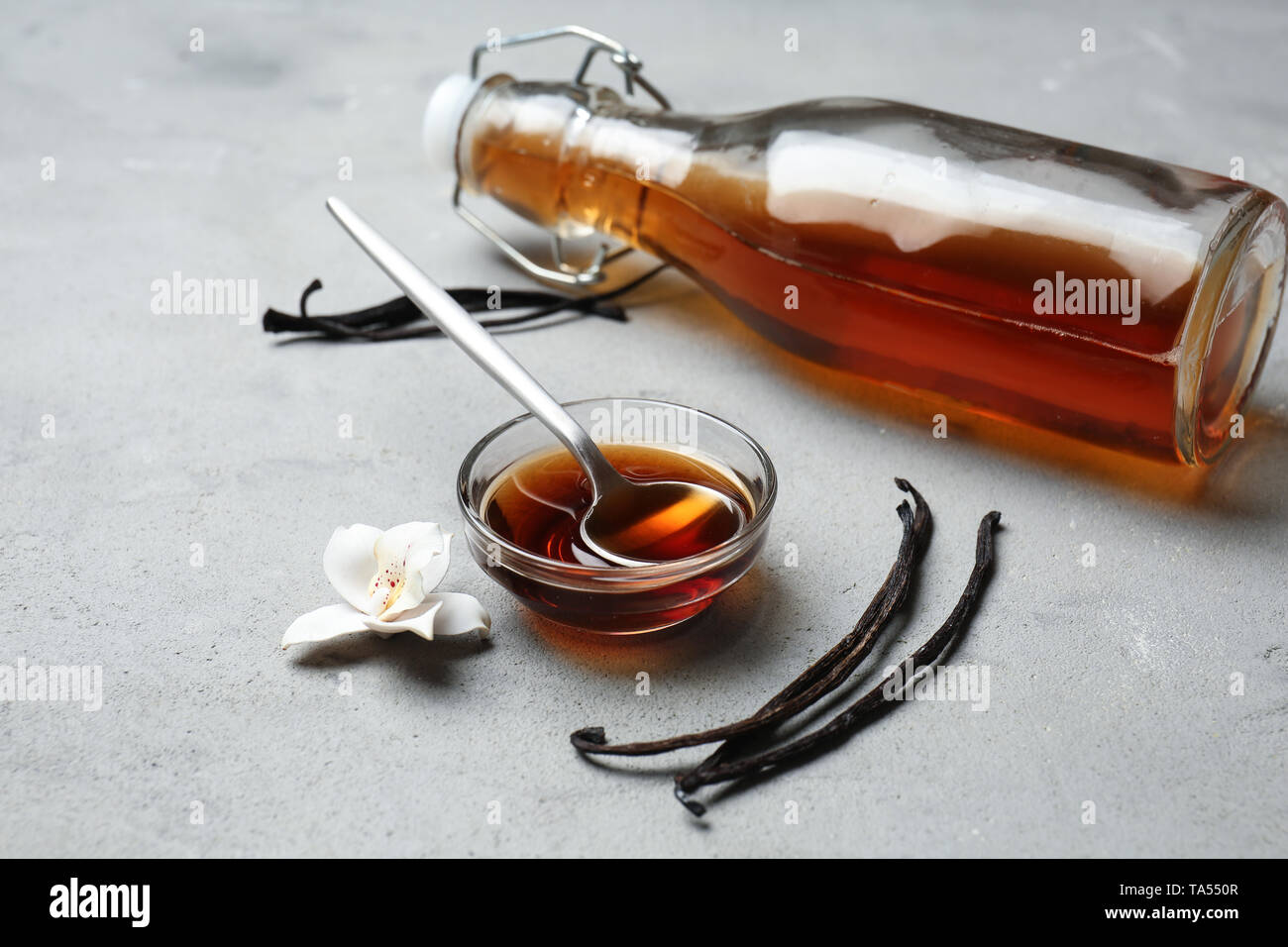 Vanilla extract bottle hi-res stock photography and images - Alamy
