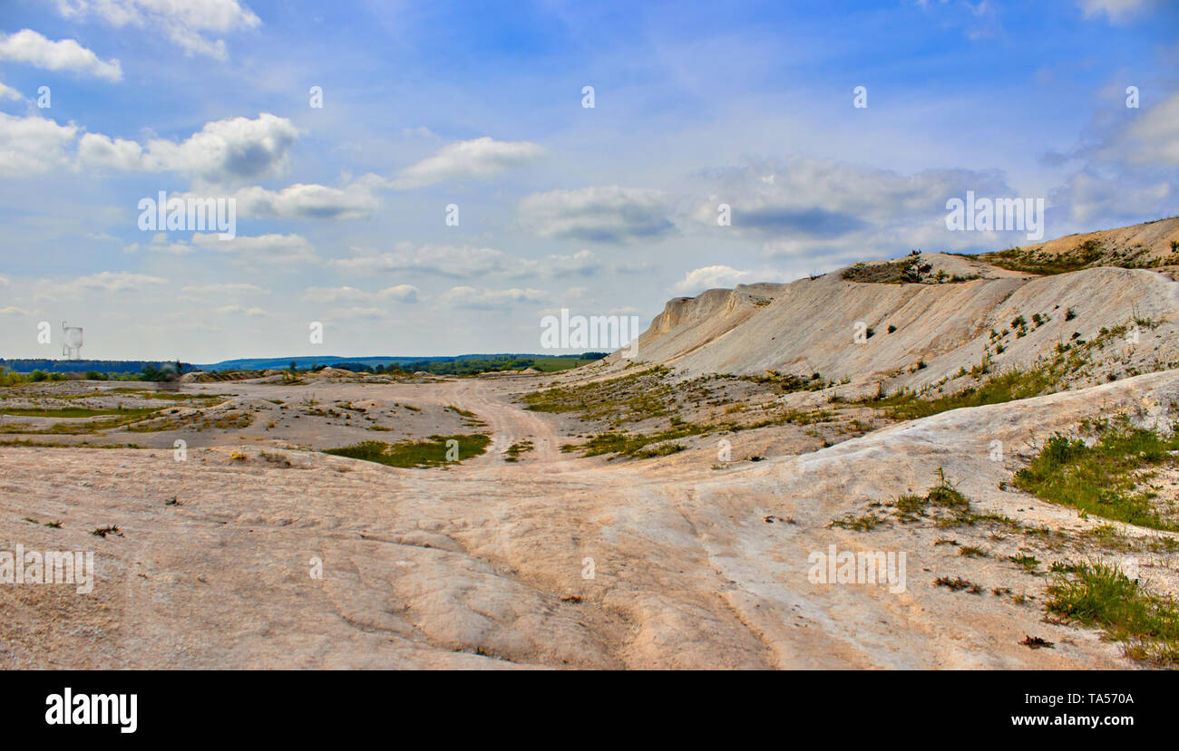 White limestone quarry hi-res stock photography and images - Alamy