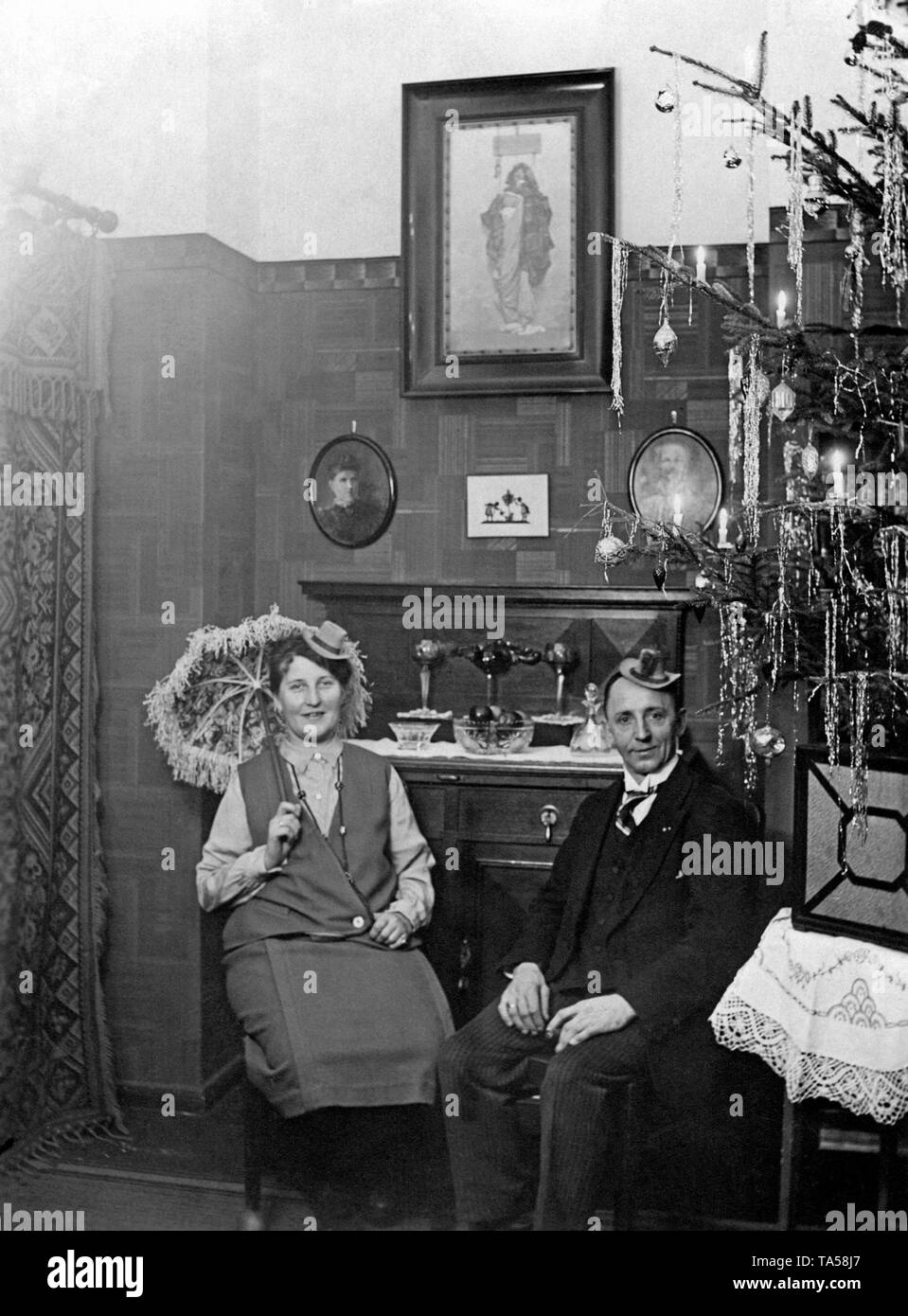 1920s christmas tree hi-res stock photography and images - Alamy