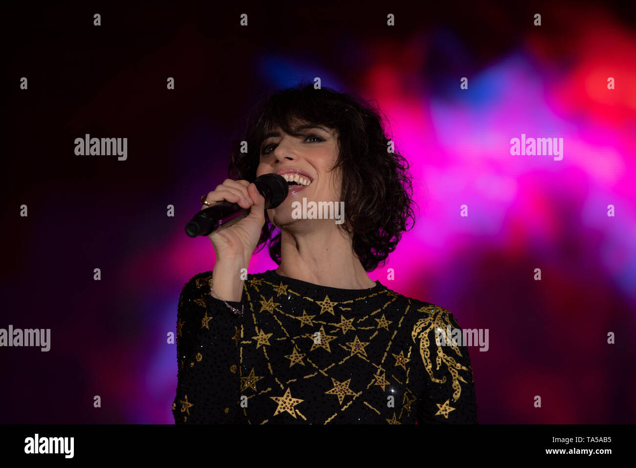 Naples, Italy. 28th Aug, 2017. Giorgia, famous italian singer, performs ...