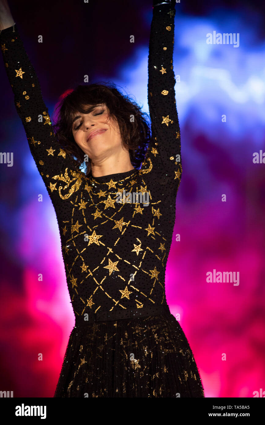 Naples, Italy. 28th Aug, 2017. Giorgia, famous italian singer, performs ...