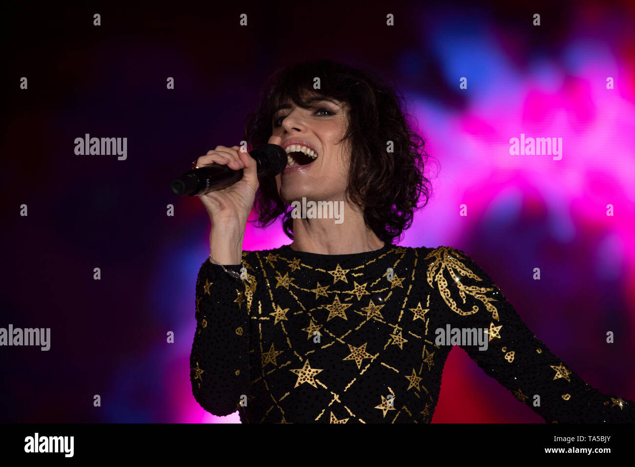 Naples, Italy. 28th Aug, 2017. Giorgia, famous italian singer, performs ...