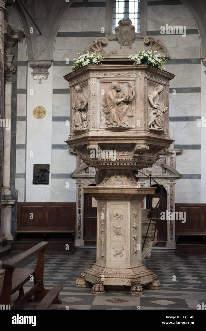 Marble pulpit hi-res stock photography and images - Alamy
