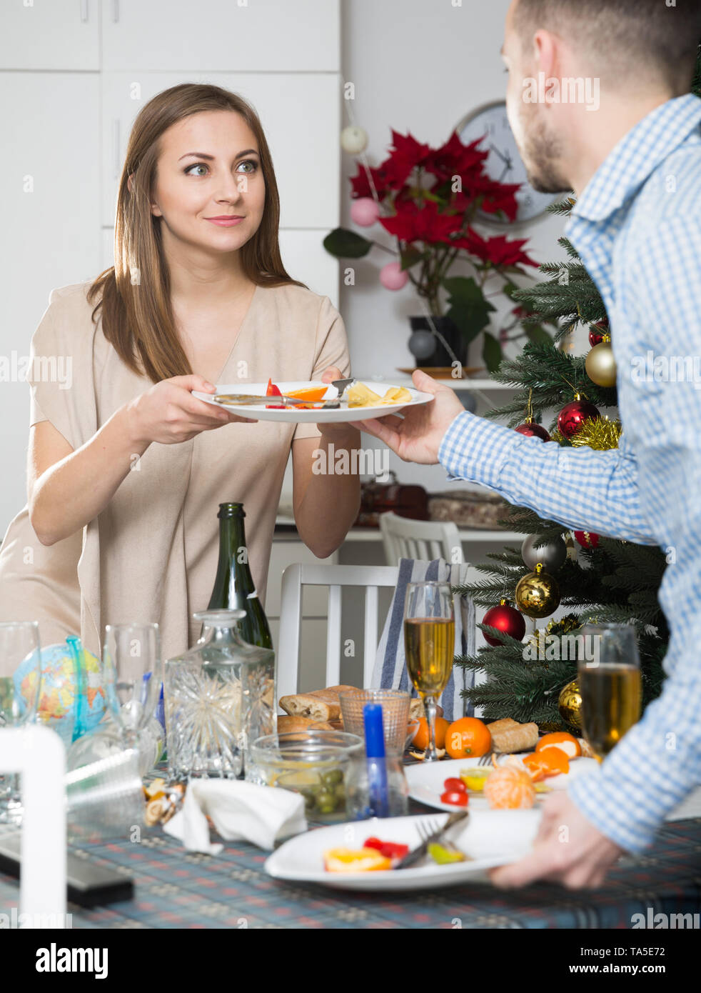 After christmas dinner woman hi-res stock photography and images - Alamy