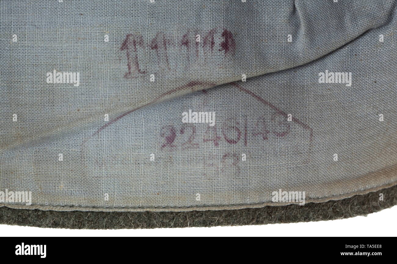 A garrison cap for enlisted men/NCOs of the Waffen-SS depot piece Field ...