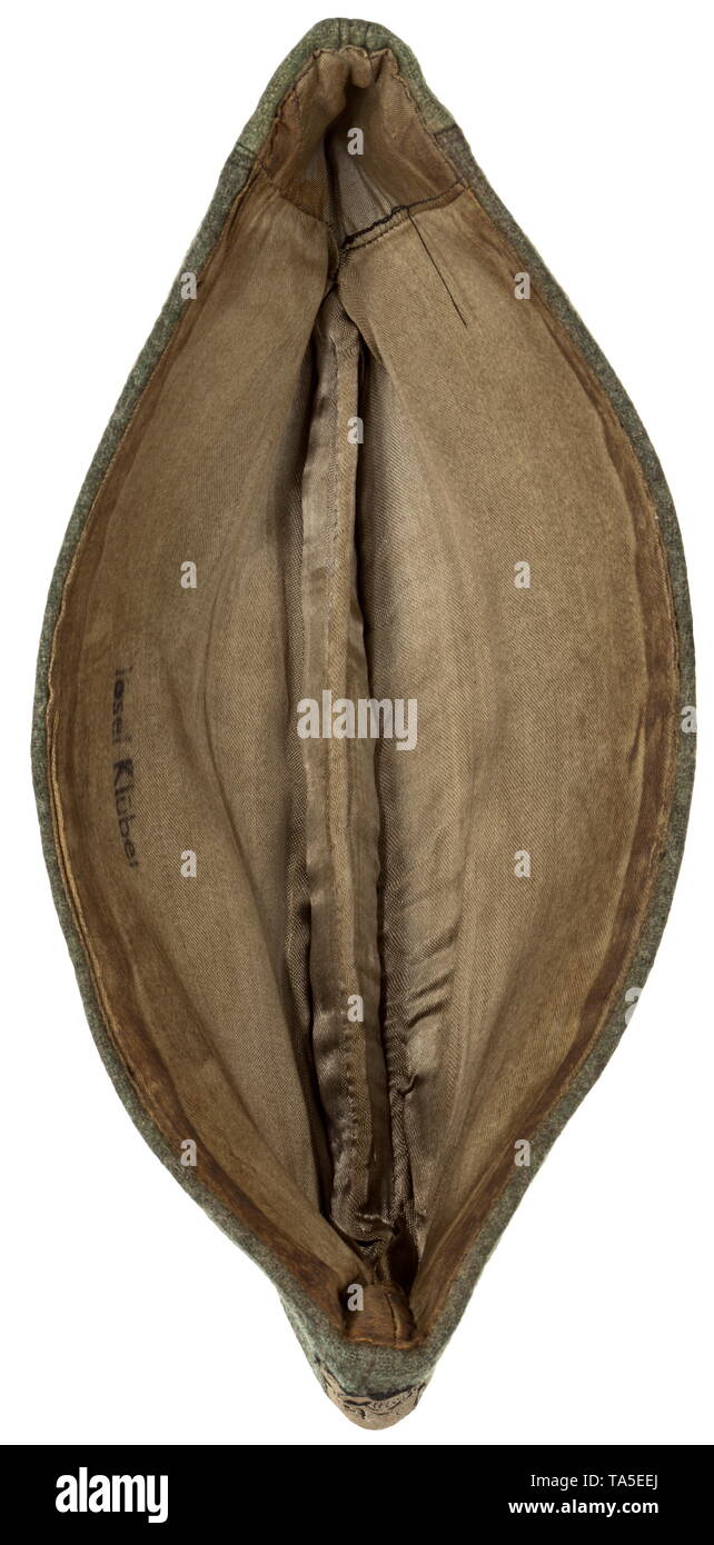 A garrison cap for enlisted men/NCOs of the Waffen-SS depot piece Field ...