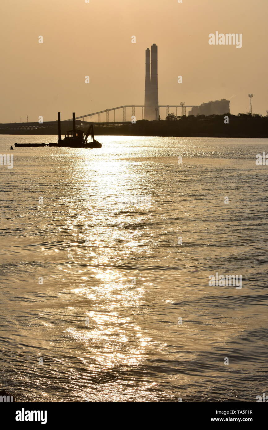 Ennore beach hi-res stock photography and images - Alamy