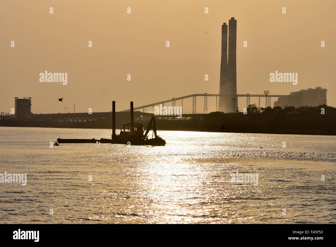 Ennore beach hi-res stock photography and images - Alamy