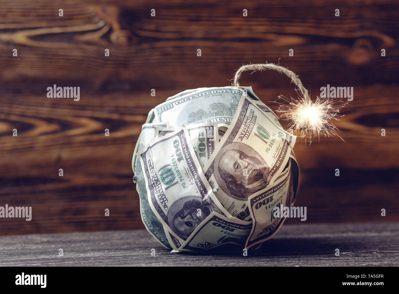 Burning money ben hi-res stock photography and images - Alamy