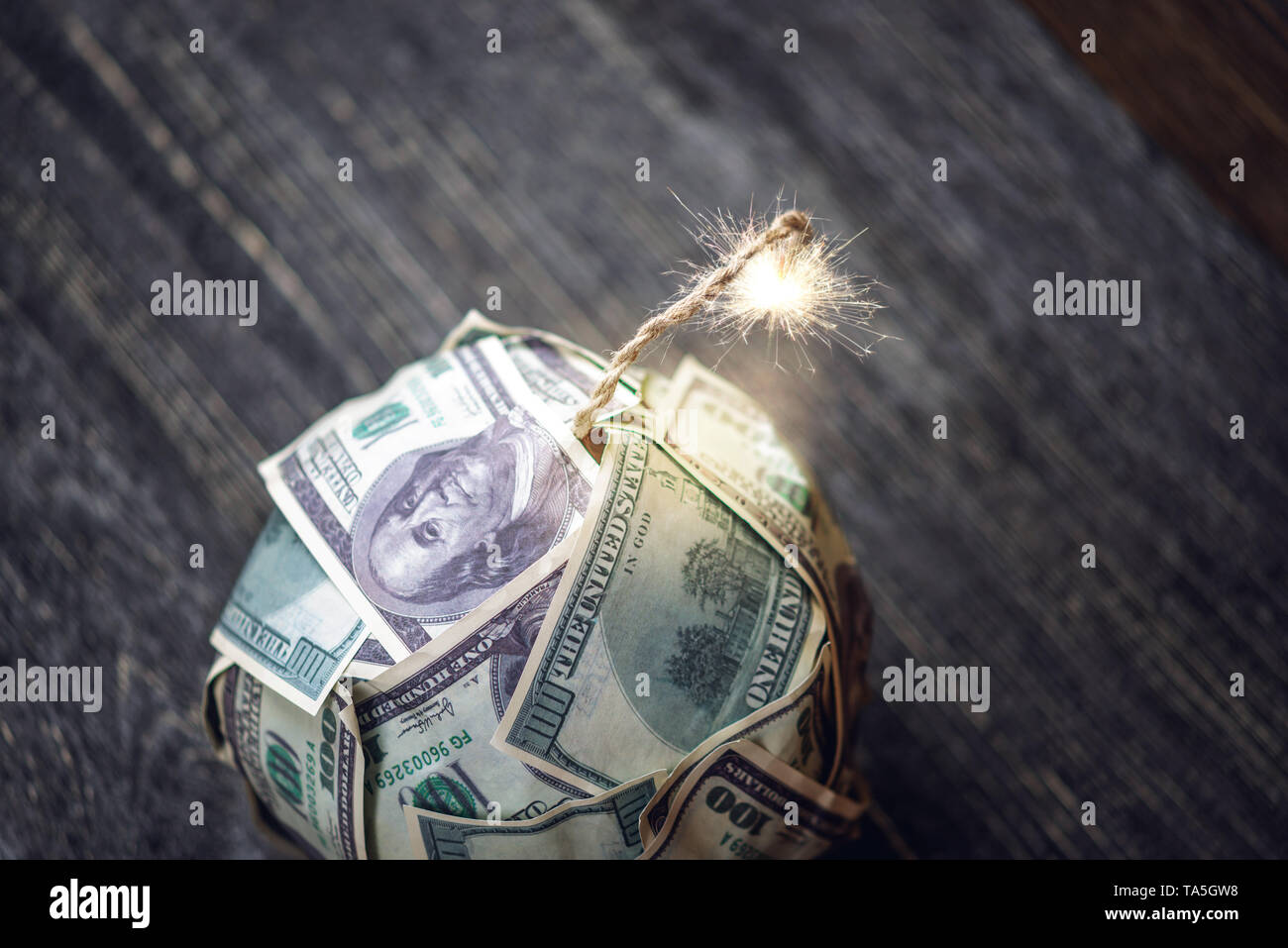 The burning fuse hi-res stock photography and images - Alamy