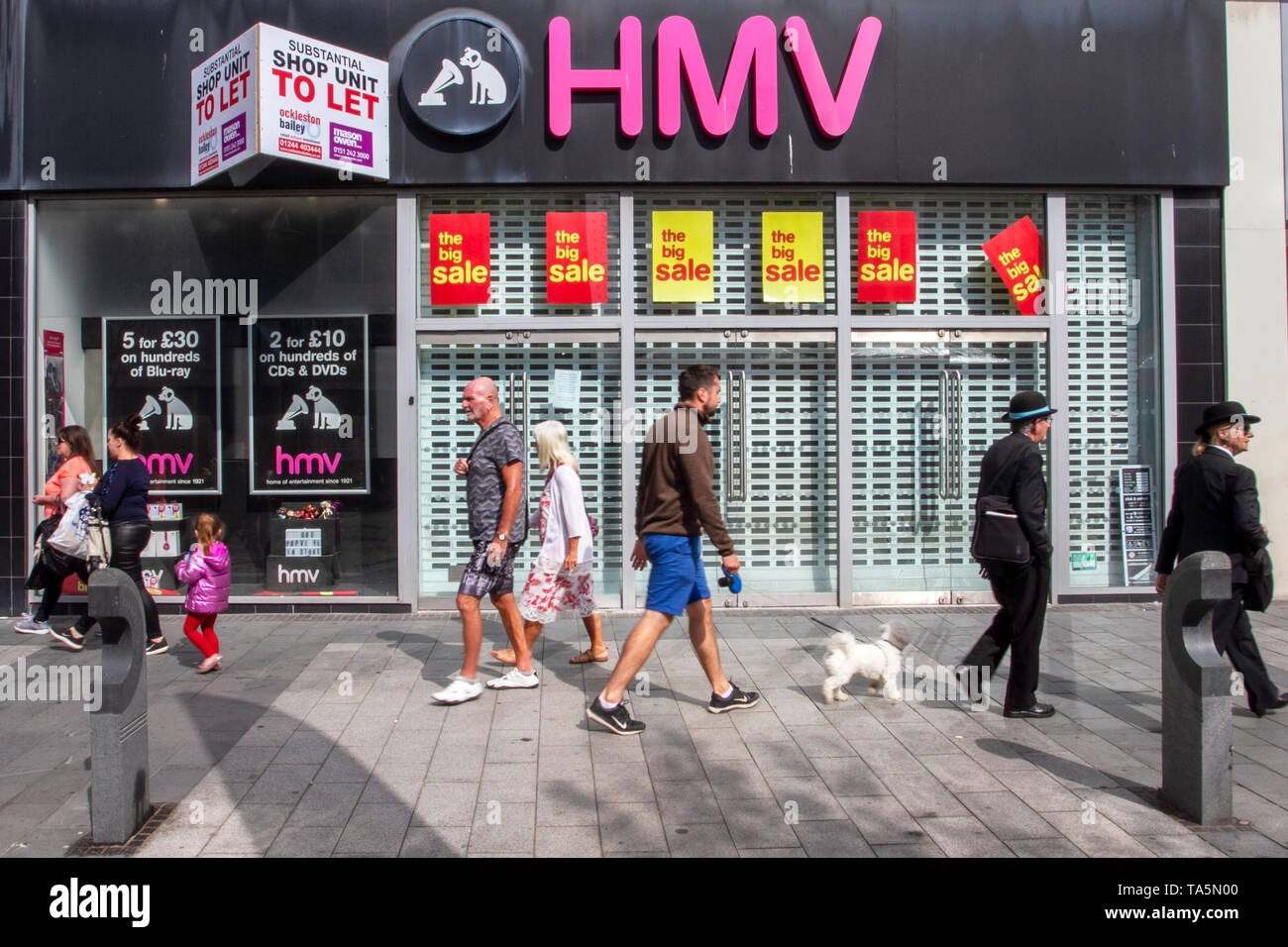 Hmv price sticker hi-res stock photography and images - Alamy