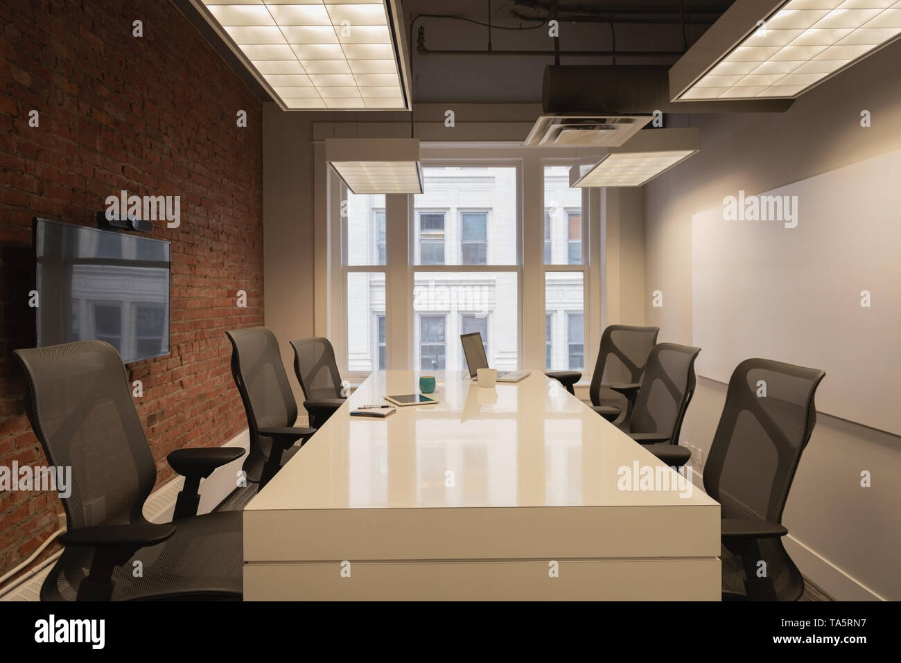Empty conference room television hi-res stock photography and images ...
