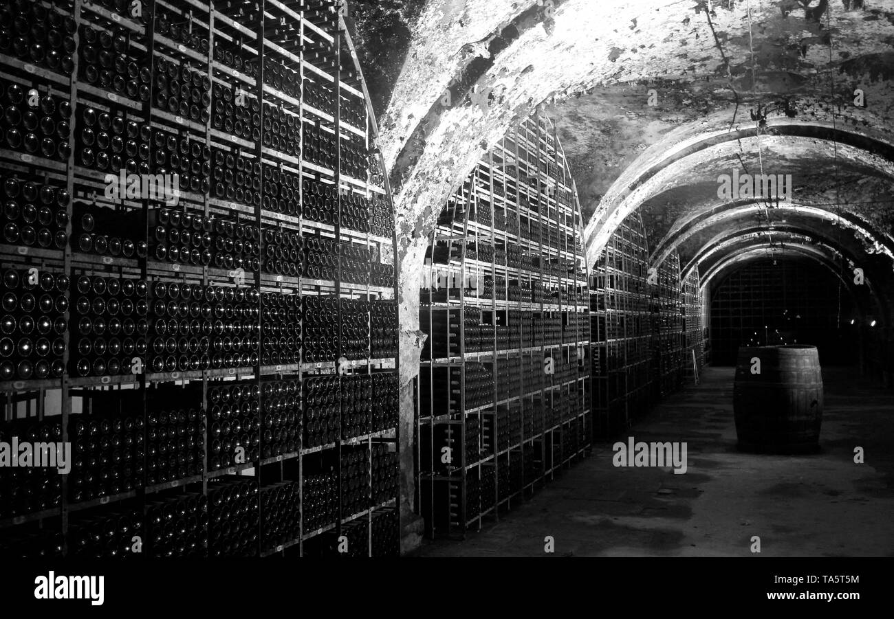 Clear day architecture Black and White Stock Photos & Images - Alamy