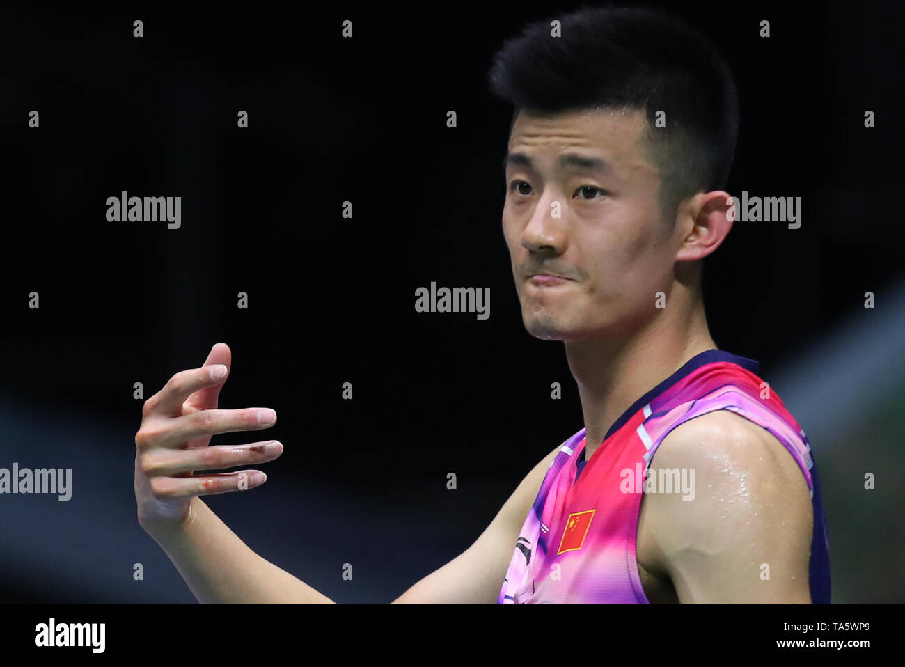 Hand gestures china hi-res stock photography and images - Alamy