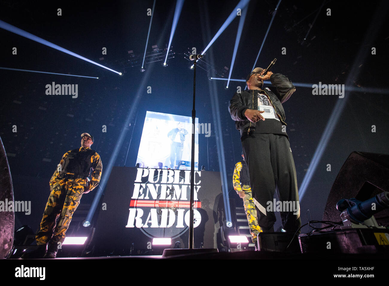 Chuck d rapper hi-res stock photography and images - Alamy