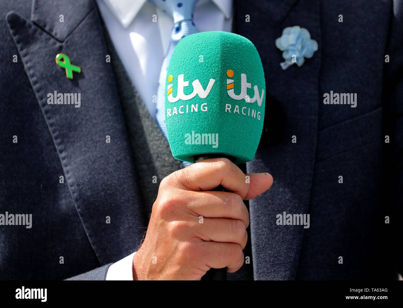 Itv Microphone & Green Ribbon Pin Badge York Racecourse Dante Festival ...