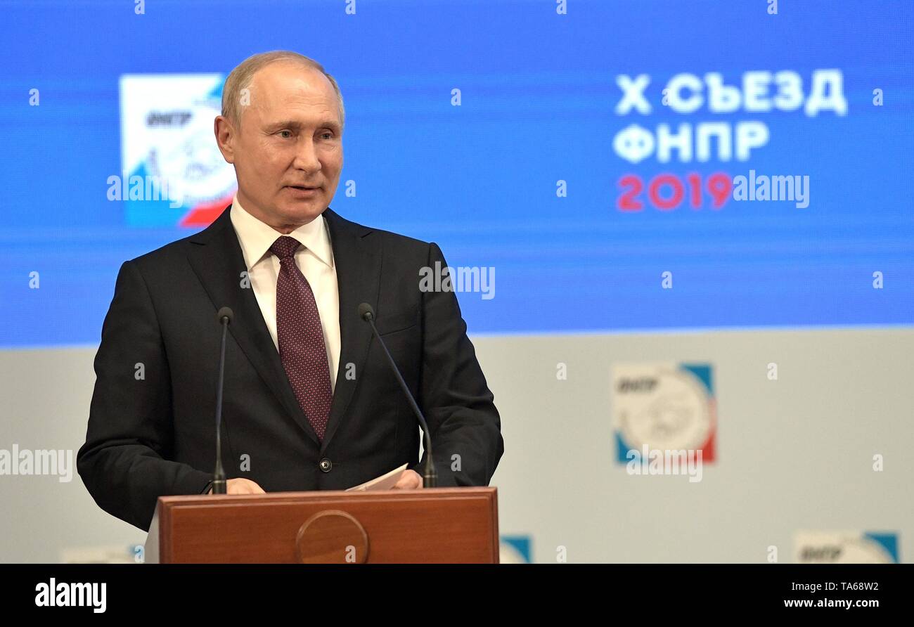 Vladimir putin smirk hi-res stock photography and images - Alamy