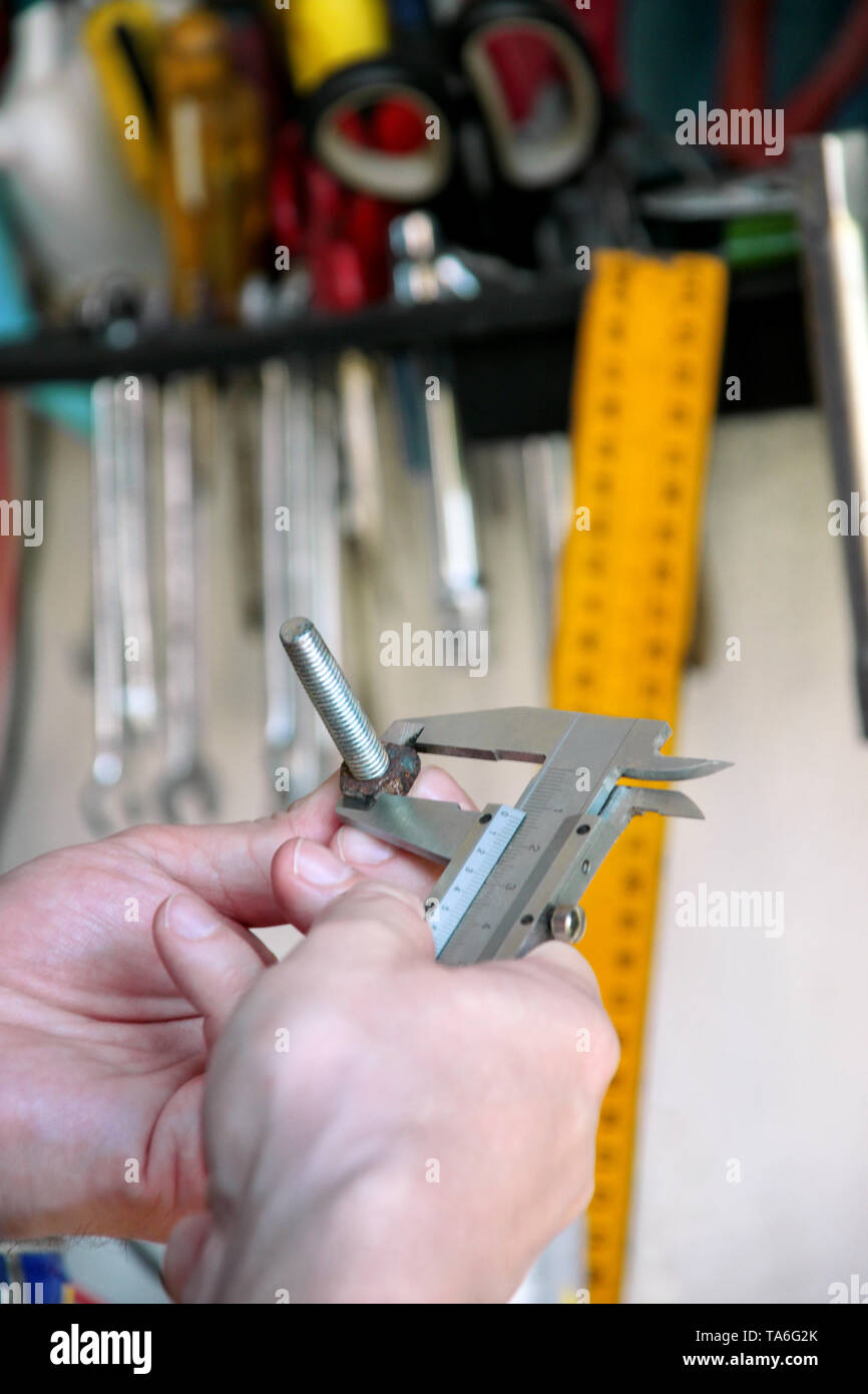 Using vernier caliper hi-res stock photography and images - Alamy