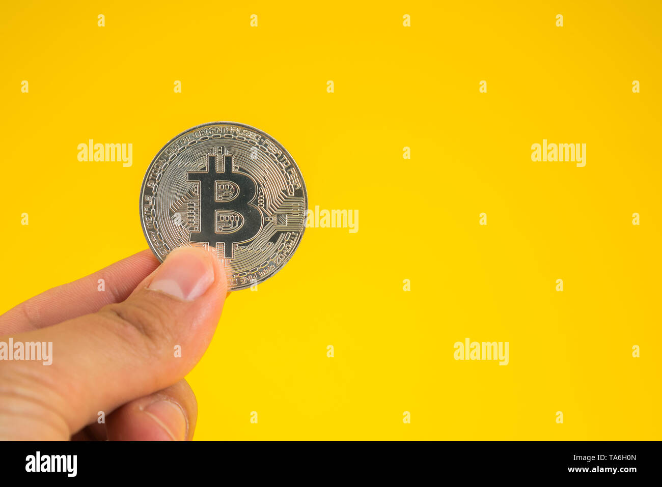 Black man gold chain hi-res stock photography and images - Alamy