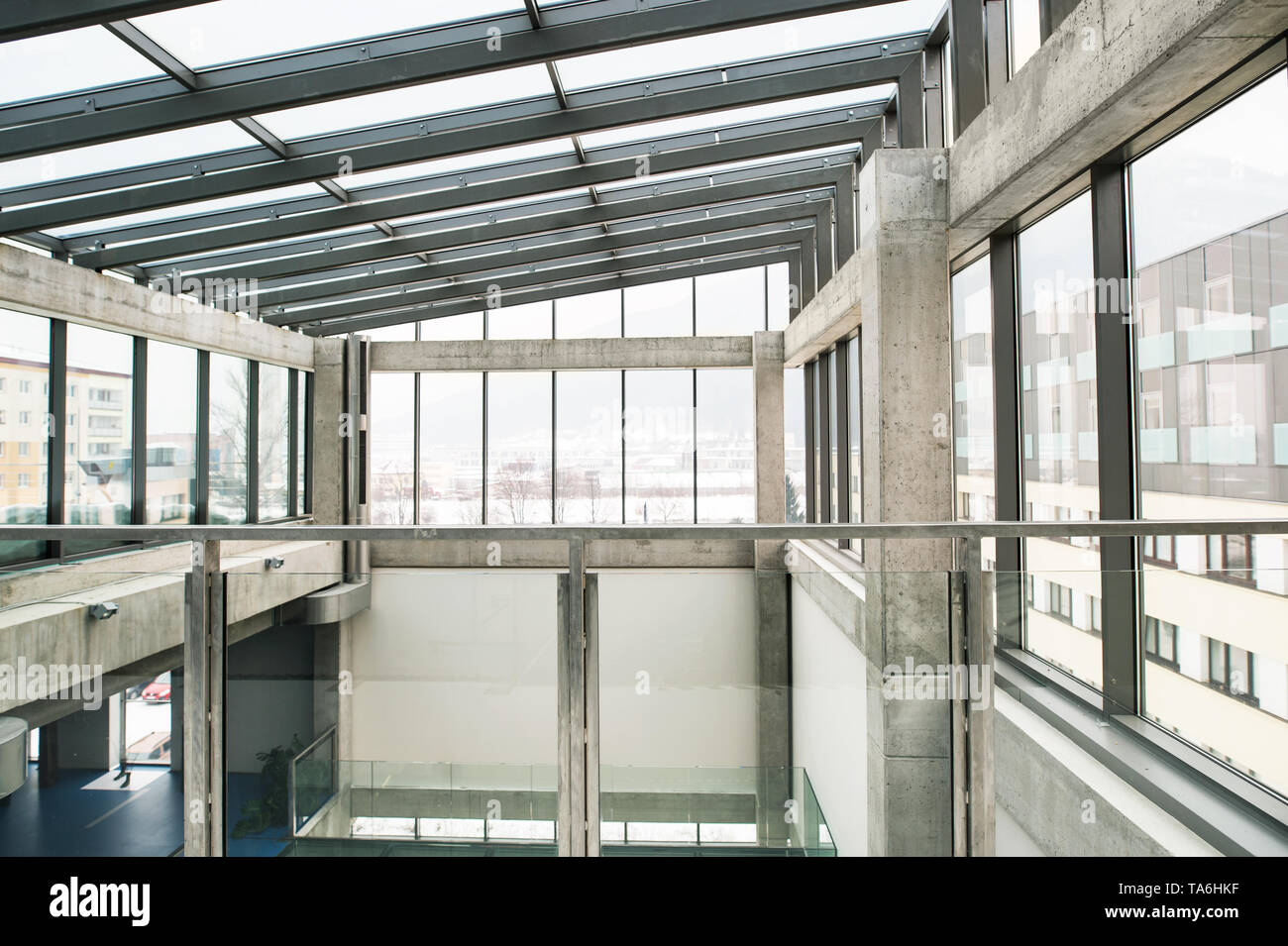 Modern open plan building hi-res stock photography and images - Alamy