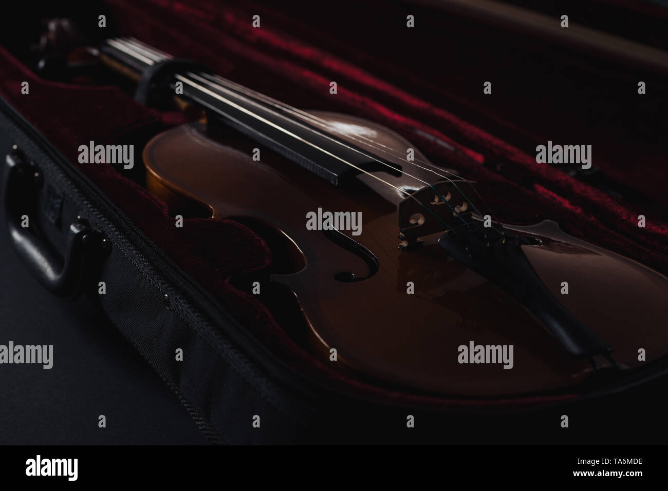 Double bass case hi-res stock photography and images - Alamy