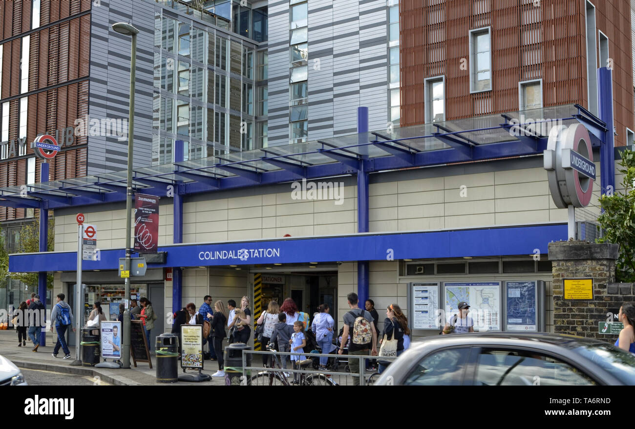 Colindale tube station hi-res stock photography and images - Alamy
