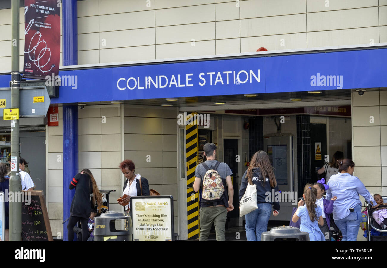 Colindale tube station hi-res stock photography and images - Alamy