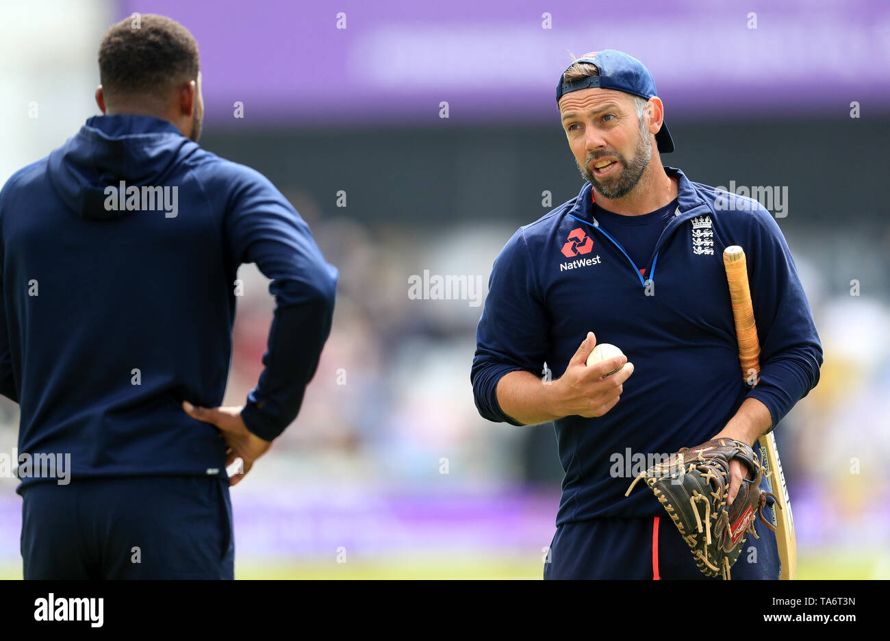 England Fielding Coach Carl Hopkinson Stock Photo - Alamy