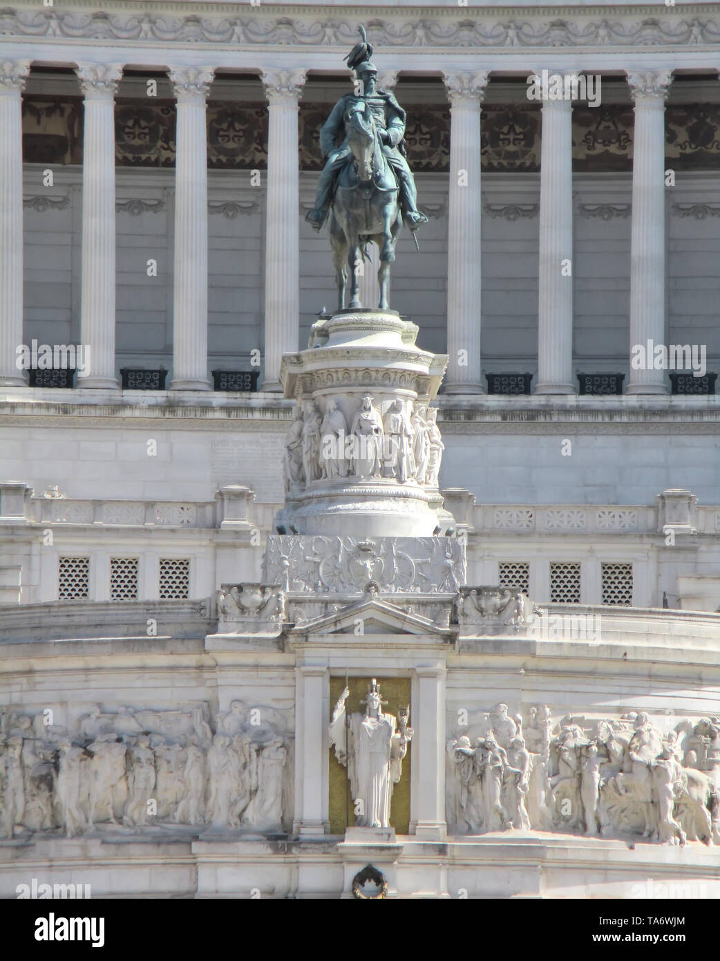 Vittoriano or Altar of the Fatherland - Palace of Venice and monument ...