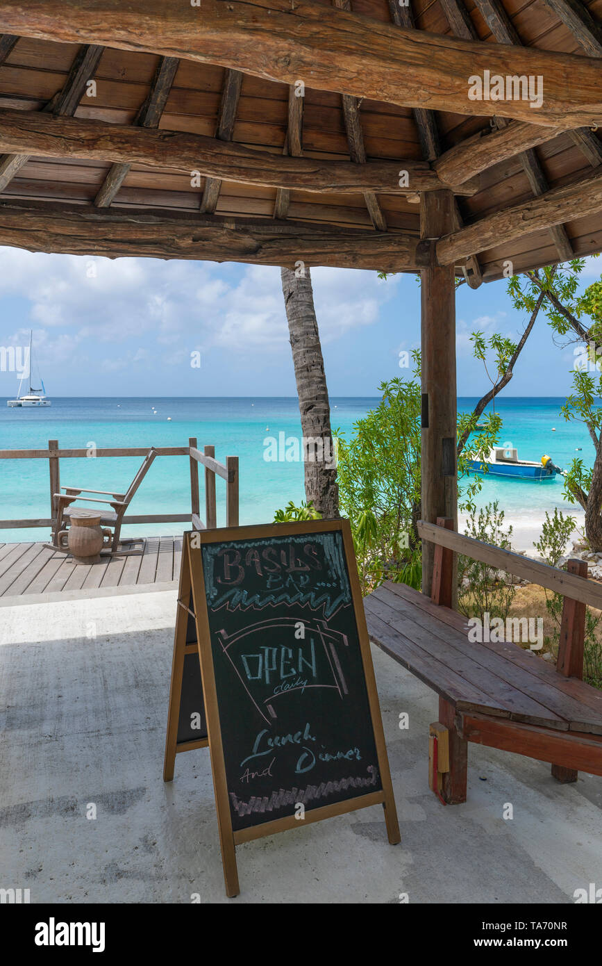 Coreas food store mustique hi-res stock photography and images - Alamy