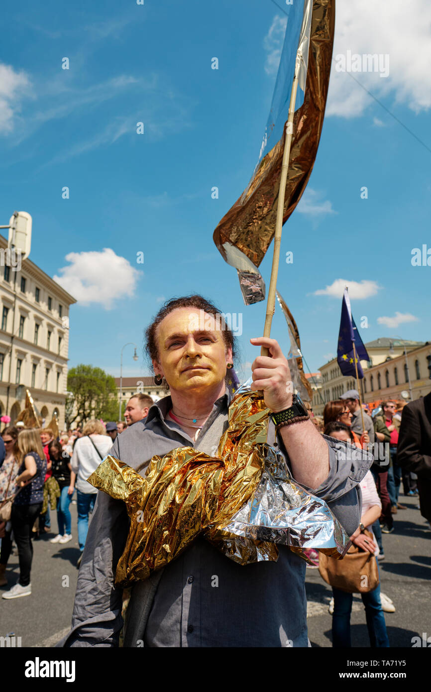 Gold decorated demonstrations hi-res stock photography and images - Alamy